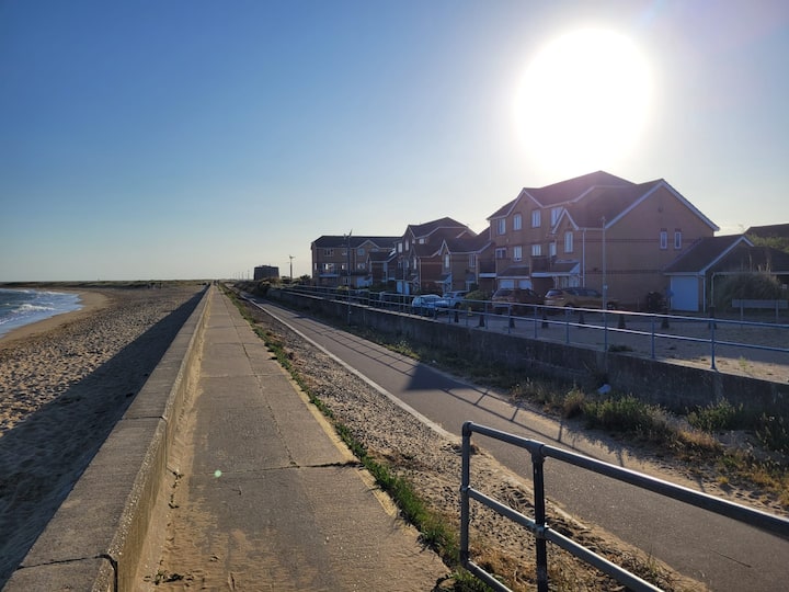 Ocean View -Charming Seafront Home At Martello Bay - Clacton Beach