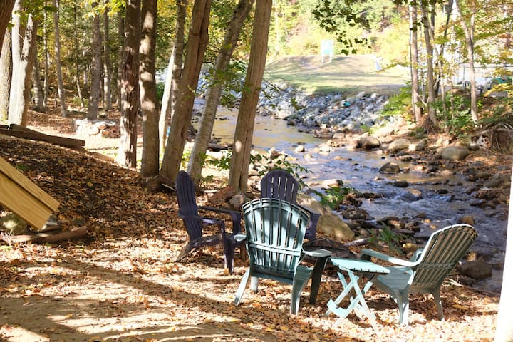Brookside Retreat Mins To Mountain & Walk To Town - Ludlow, VT