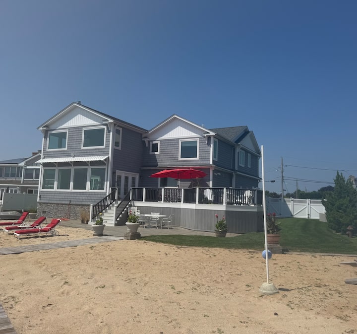 Luxurious Waterfront Home - Freeport, NY