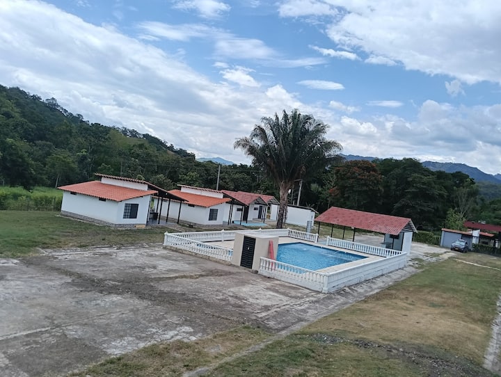 Cabañas Eventos Especiales, Capacidad 25 Personas - Villeta
