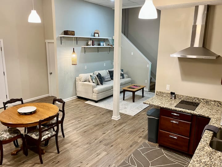 Ground-level Loft With Garage - Clinton, TN