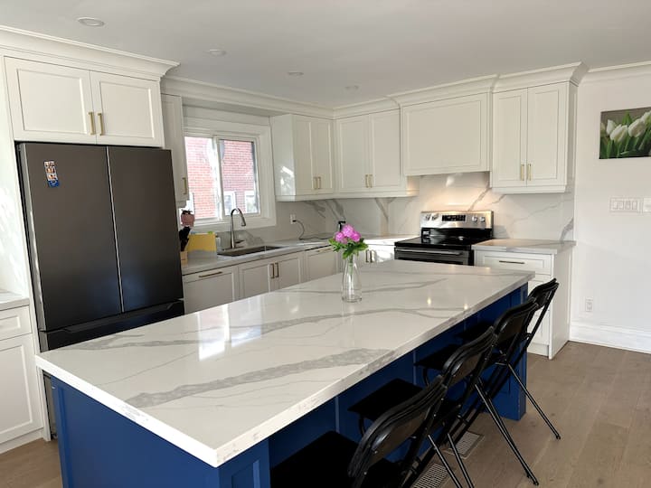 Full 2 Bedroom 1 Bath House With Self Check In - Mississauga