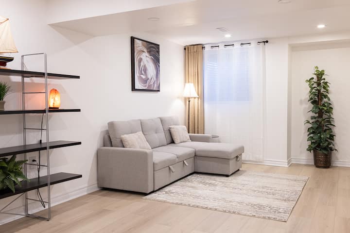 Bright & Spacious Basement Suite - Brampton