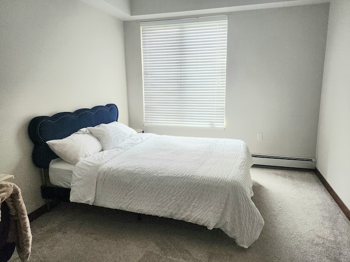 Comfortable Private Bedroom. - Regina