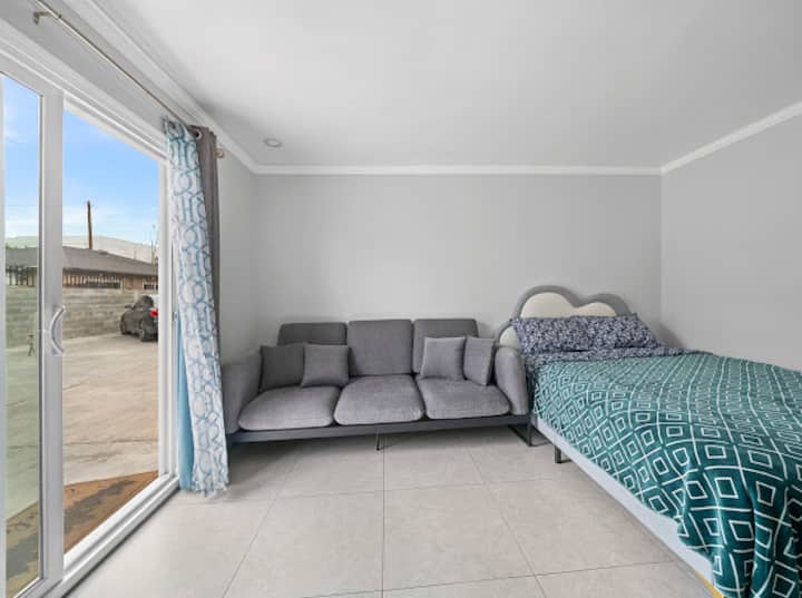 Private Entrance 1b1b Unit In Rosemead-la - Pico Rivera, CA