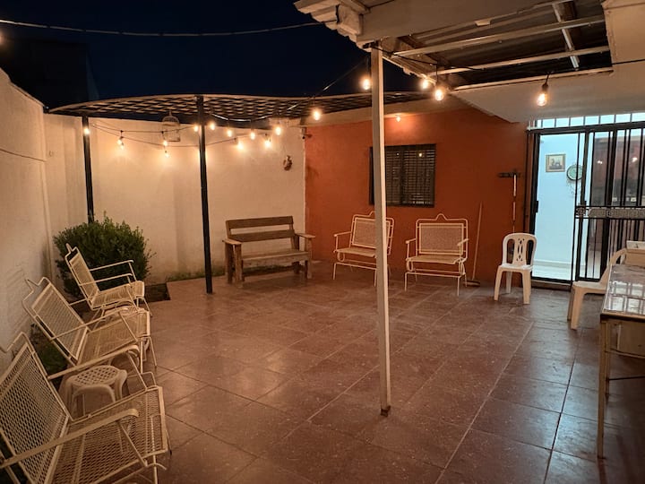Al Norte Con Patio Para Reuniones Pequeñas Uach - Chihuahua