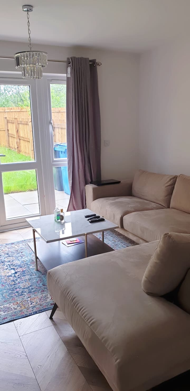 Modern Home With Private Garden In Manchester - Bolton