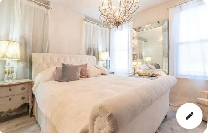 Villa Mins From Time Square - North Bergen, NJ