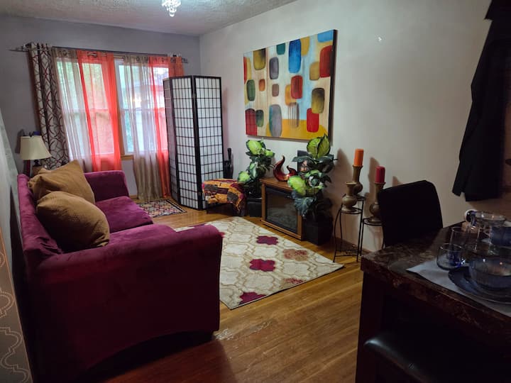 Quiet Hideaway - Lynwood, IL