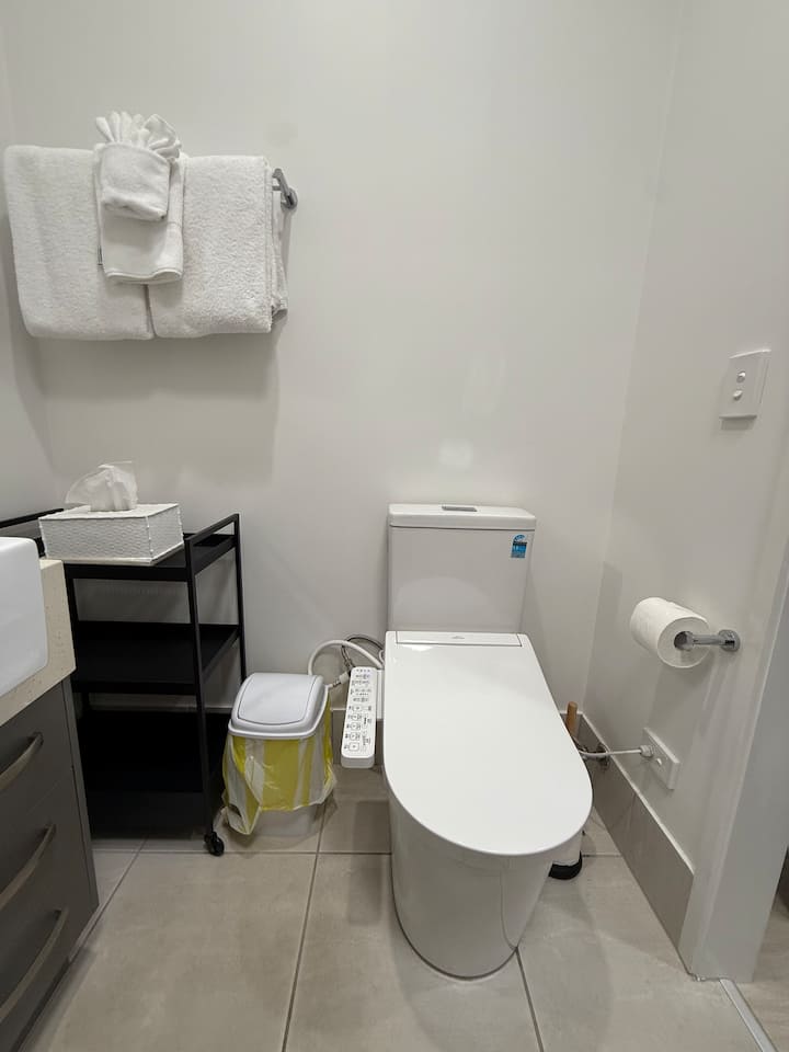 Coastal Comfort-beaches,hospital - Aussie World, Palmview