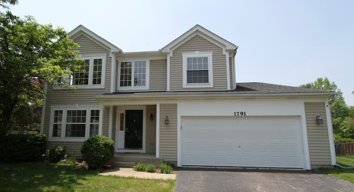 4 Bed, 2.1 Bath
Napervile- Aurora - Oswego, IL