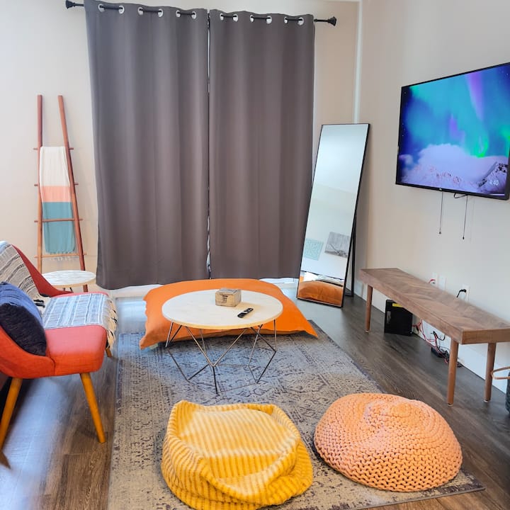 Boholux Studio•king Bed•nook Desk•gym•pool•jacuzzi - Orange, CA