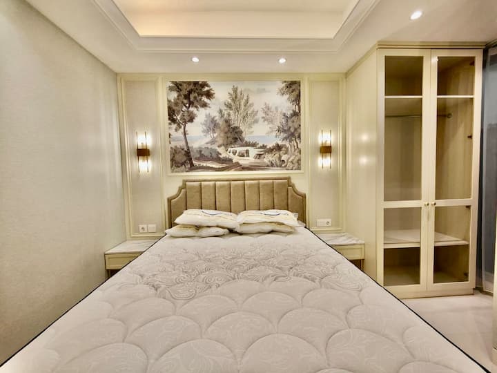 New 2br Luxury Benson Pakuwon Mall Netflx Wifi - Gresik