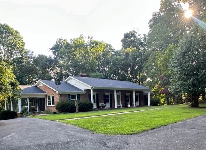 The Forest Retreat - Marion, VA