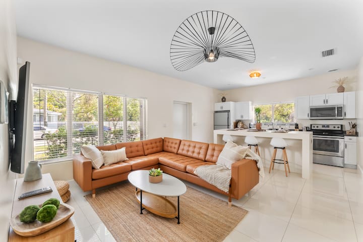 The Shores Escape - Miami Shores, FL