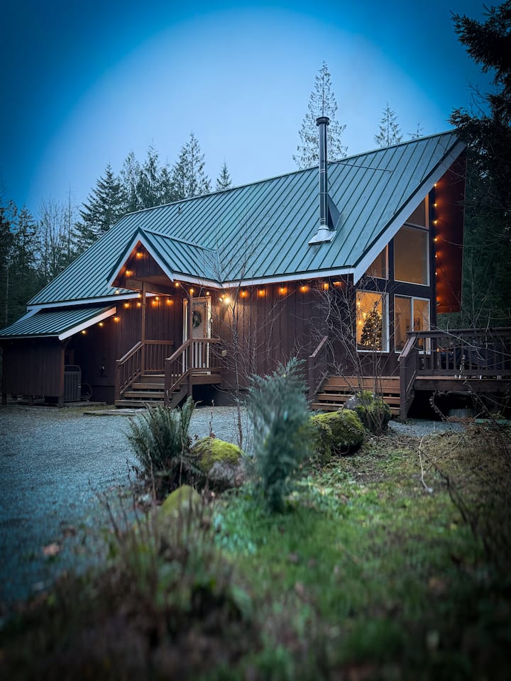 Secluded Dog-friendly A-frame | Hot Tub+sauna+ski - Cascade Mountain, WA