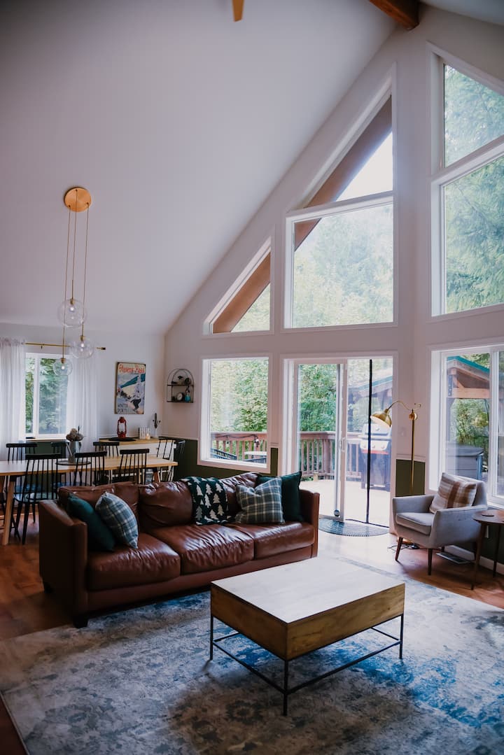 Blue Jay Chalet - Skykomish, WA