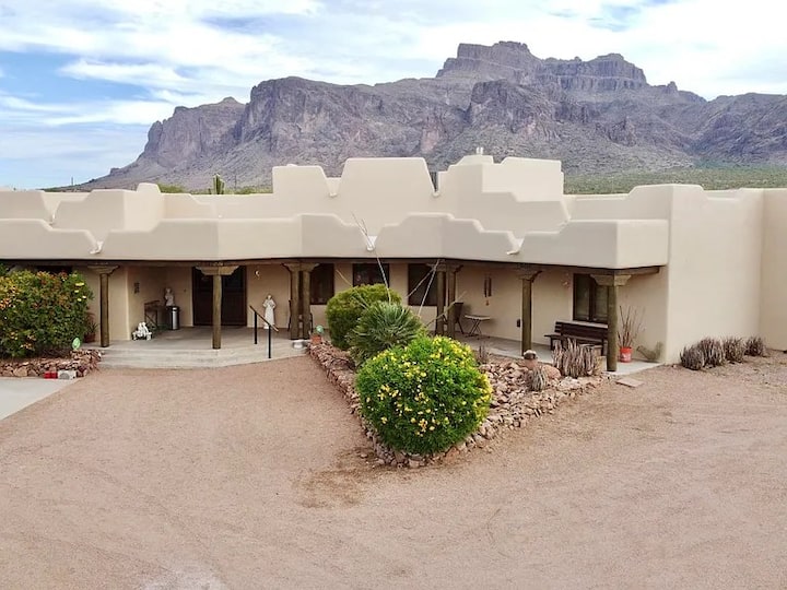 The Gathering Quails - Apache Junction