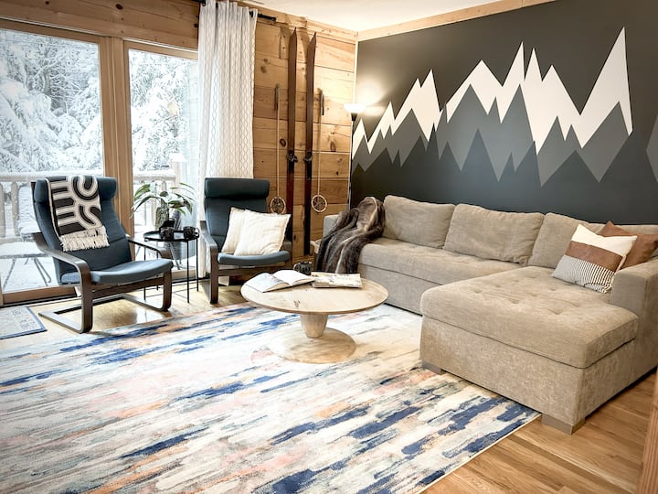 Snowshoe Ski-in/ski-out - Easy Bike Park Access - Snowshoe, WV