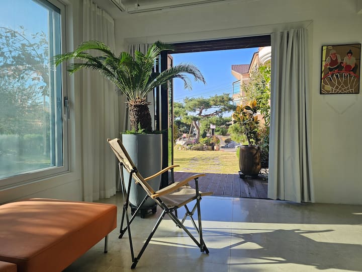 "프라이빗 가든 스테이" "어씽(A Thing)"
8인이상_당신만의 그곳! - Corea del Sur