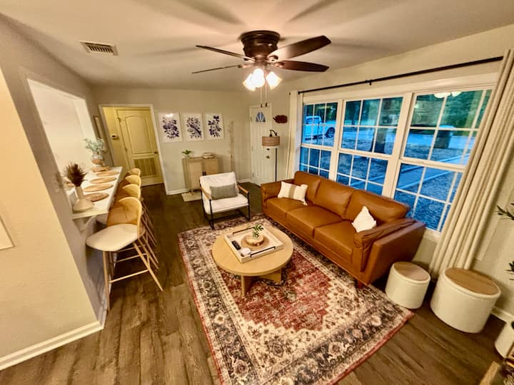 Riviera Vista- Walk To The River! - San Marcos, TX