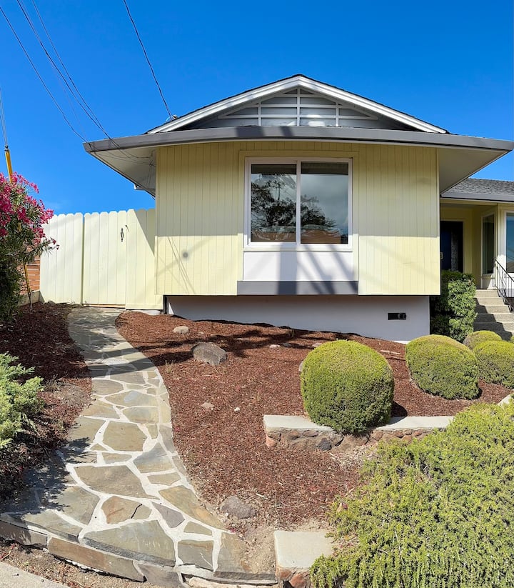 * Cozy Studio With Private Entrance, Bay Views * - Belmont, CA