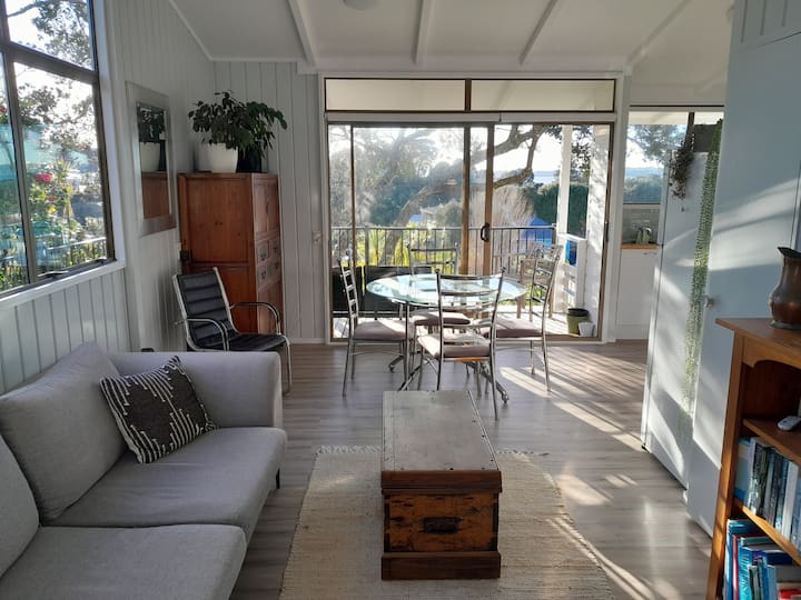 Tree House Near The Sea - Waiwera