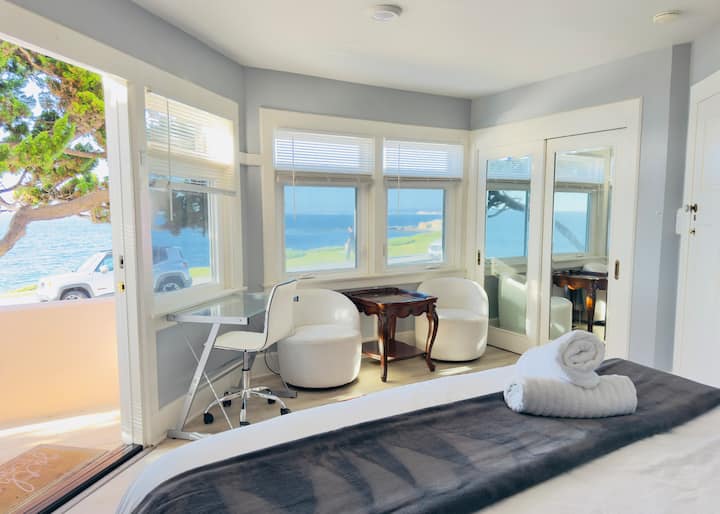 La Jolla Suite 3 Oceanfront & Kitchen - San Diego, CA