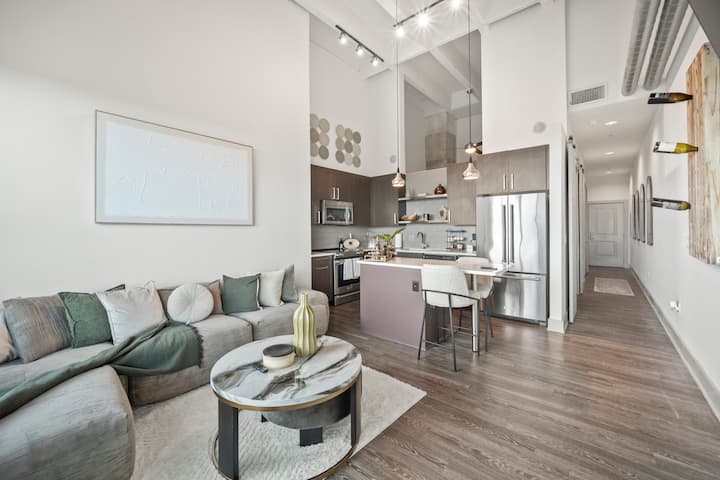 The Aura- Top Floor Penthouse - Atlanta, GA