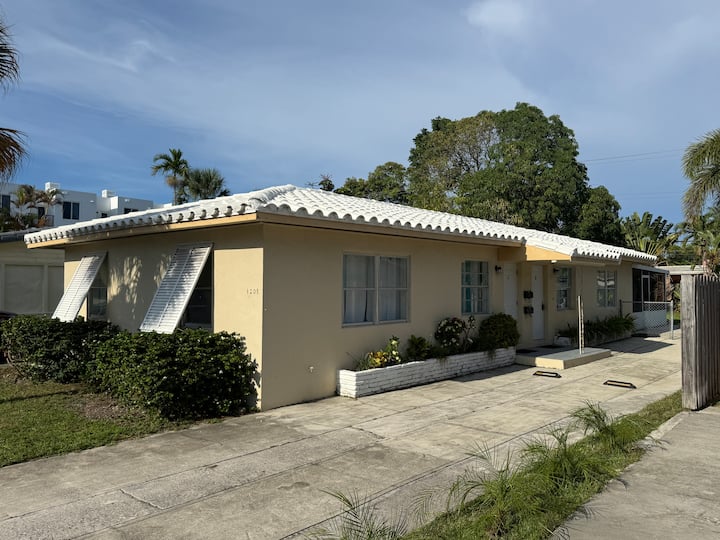 Beach Home - Spacious - Deal ! - Fort Lauderdale