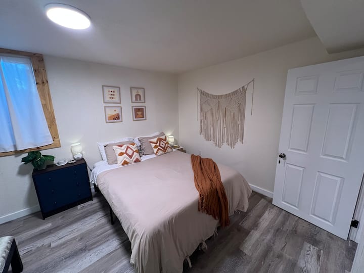 Cozy Guest Room A - Aurora, CO