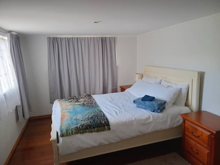 Tucked Away To Solitude And Sun - Auckland