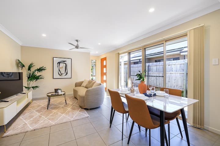 Bright 2br Escape: Netflix & Wi‑fi Near Theme Park - Gold Coast