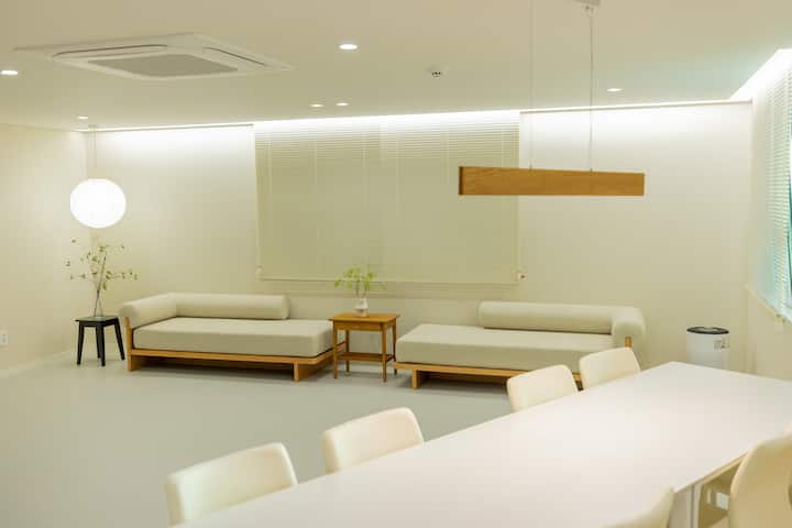 【부산역 5분】 4f 신규오픈 / 최대 10인 / 1인 1침대 / 52평(172m²) 독채 - Busan