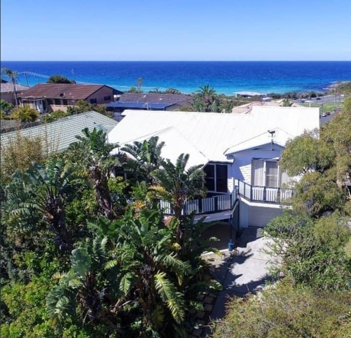 Hamptons House At One Mile - Forster