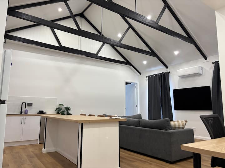 Roof Top Twin Ensuite Cbd Unit - Broken Hill