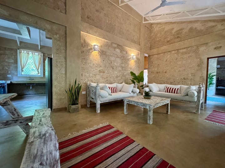 Bush Baby Villas, 2 Villas, 7 Beds, Diani Beach - Diani Beach