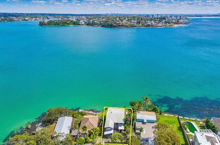 Luxury 3 Br Waterfront House - Cronulla