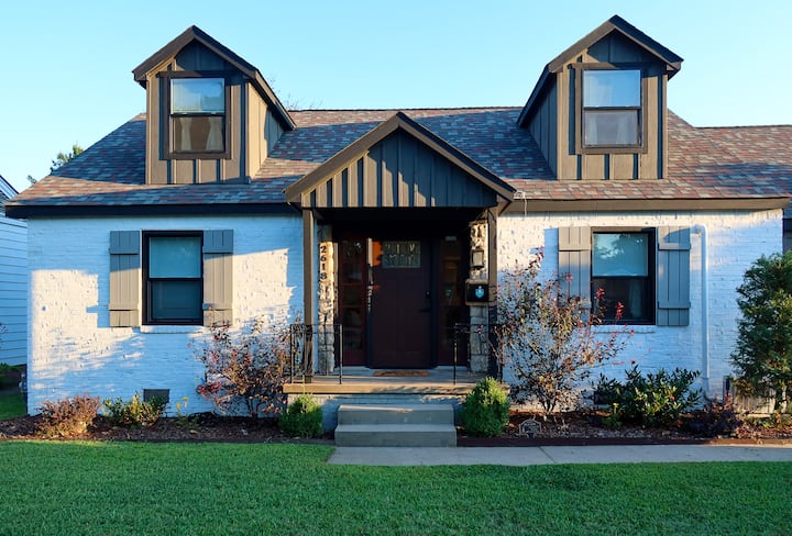 Waylon's Haus - Sleeps 8 - Affordable - Cute & New - Tulsa, OK