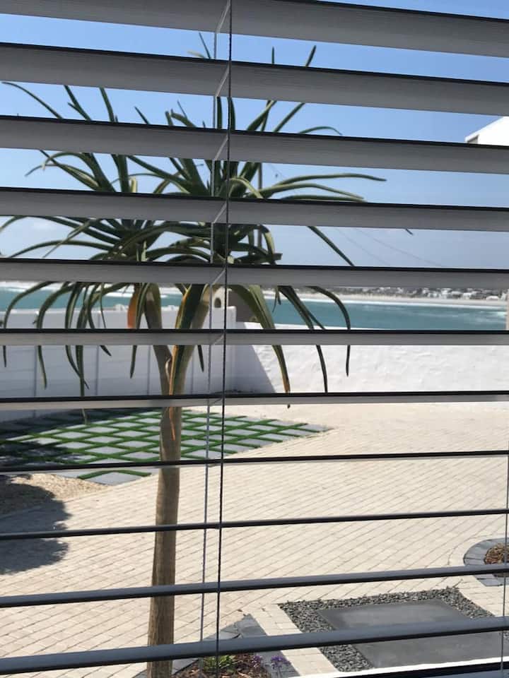 Barefoot Bungalow - Sea View - Yzerfontein