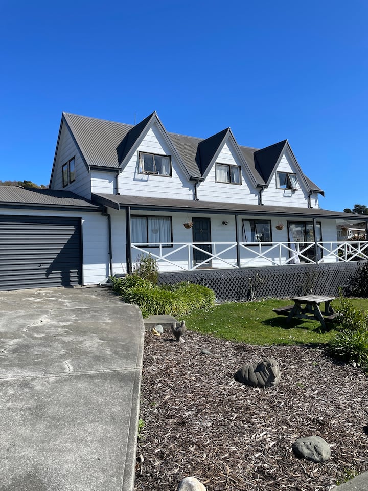 House On The Hill - Richmond