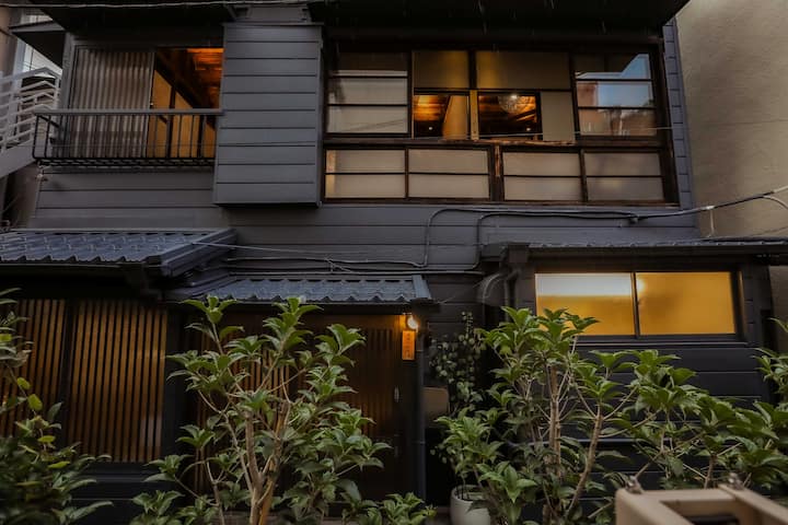5-min Walk To Jr｜2-storey Kominka 60㎡｜near Ueno - Ueno