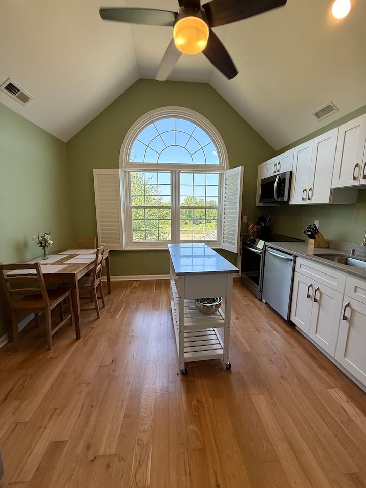 2br/1 Ba + Den *Dog Friendly * Near Princeton - ローレンスビル, NJ
