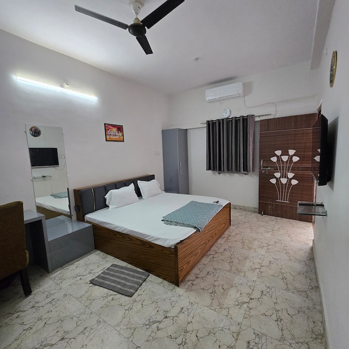 Satyabhama Homestay-single Room - Jabalpur