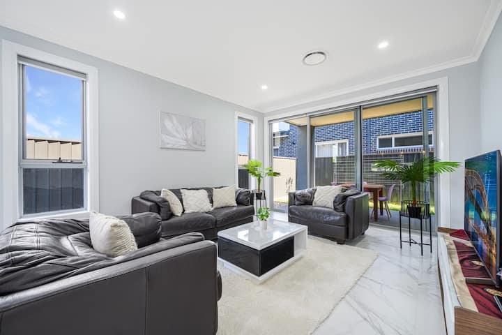 Spacious &Modern 5br Home In Campbelltown - 캠던
