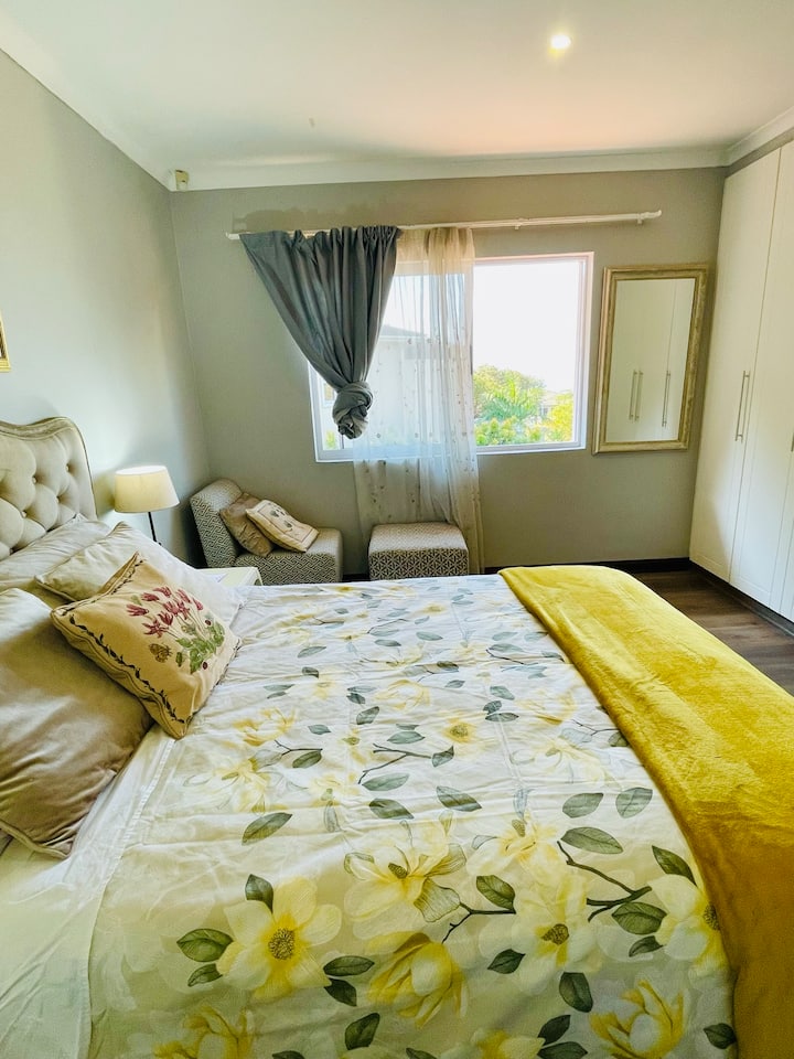 Umzumbe Beach Stay- Seaview Room - Hibberdene