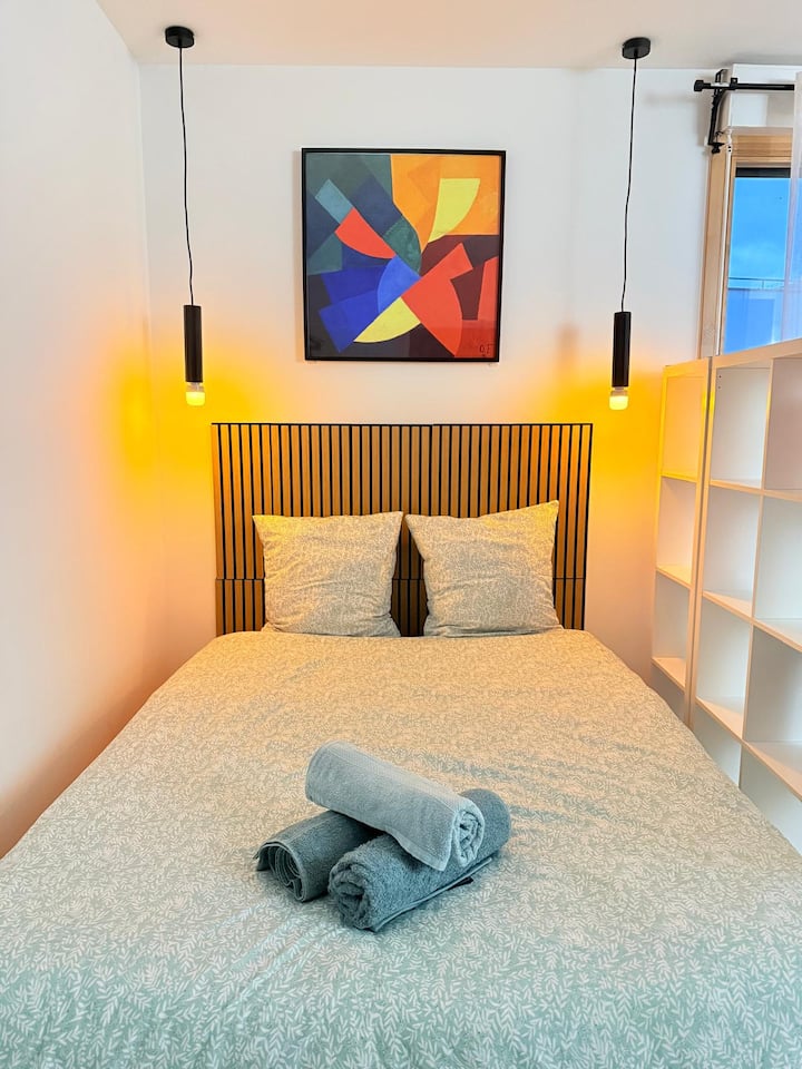 Vase D’honneur Home Proche Paris & Stade De France - Aubervilliers