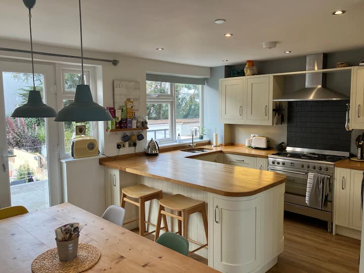 3 Bed, Garden, Gym, Parking - Jersey