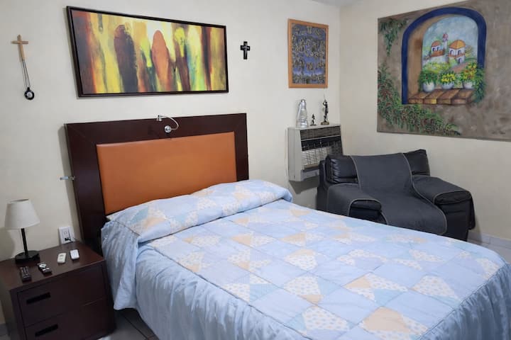 Casa Pequeña 
Facturacion Inmediata - Saltillo