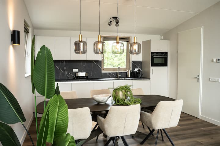 Binnenmeer: Luxury Waterfront Holiday Home (4–6 Gu - Doesburg